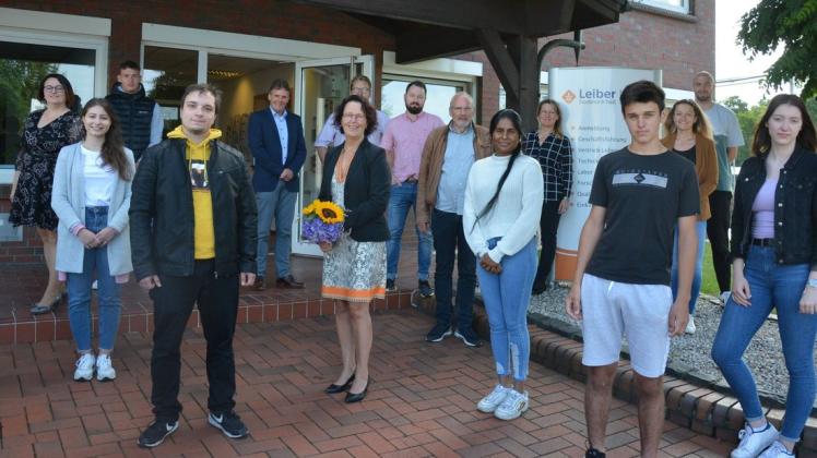 Neue Auszubildende treffen Jubilare bei Leiber in Bramsche