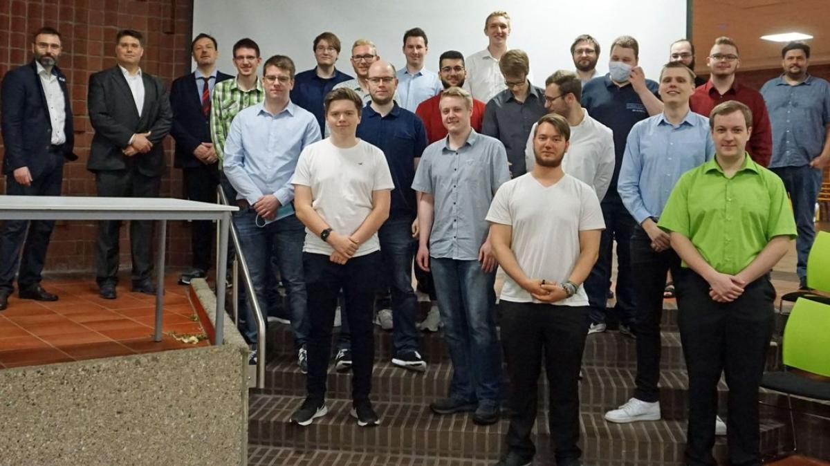 24 Absolventen der IT-Berufe an der BBS Lingen verabschiedet