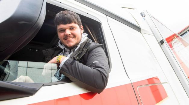 Lkw-Fahrer gesucht: Zwei junge Brummifahrer trotzen dem