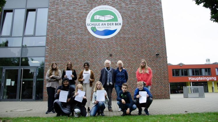 Halstenbeker Schüler auf Abenteuerreise auf Papier