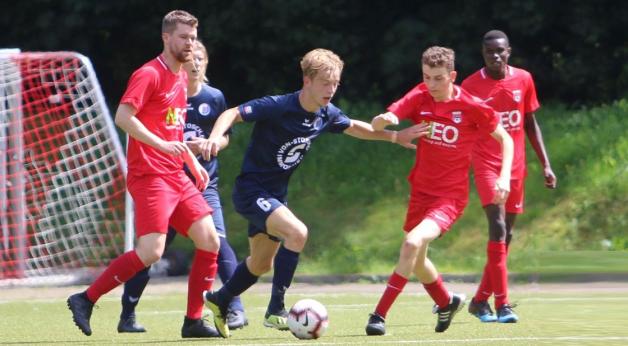 Fußball-Testspiel: VfL Pinneberg gewinnt beim TuS Osdorf II