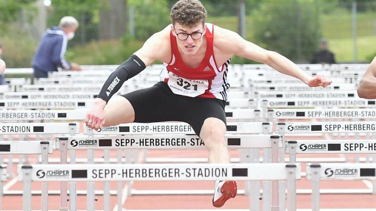 U20-Hürdenläufer Tim Rummelhagen wird in Weinheim Dritter | SHZ