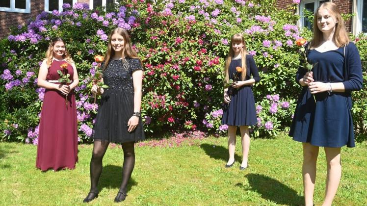 Die Wolfgang-Borchert-Schule Itzehoe entlässt ihre Absolventen. | SHZ