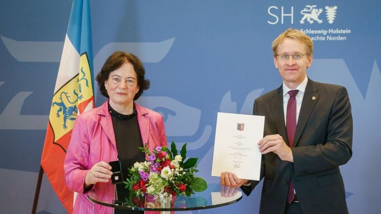 Beate Jandt erhält die Ehrennadel des Landes Schleswig-Holstein