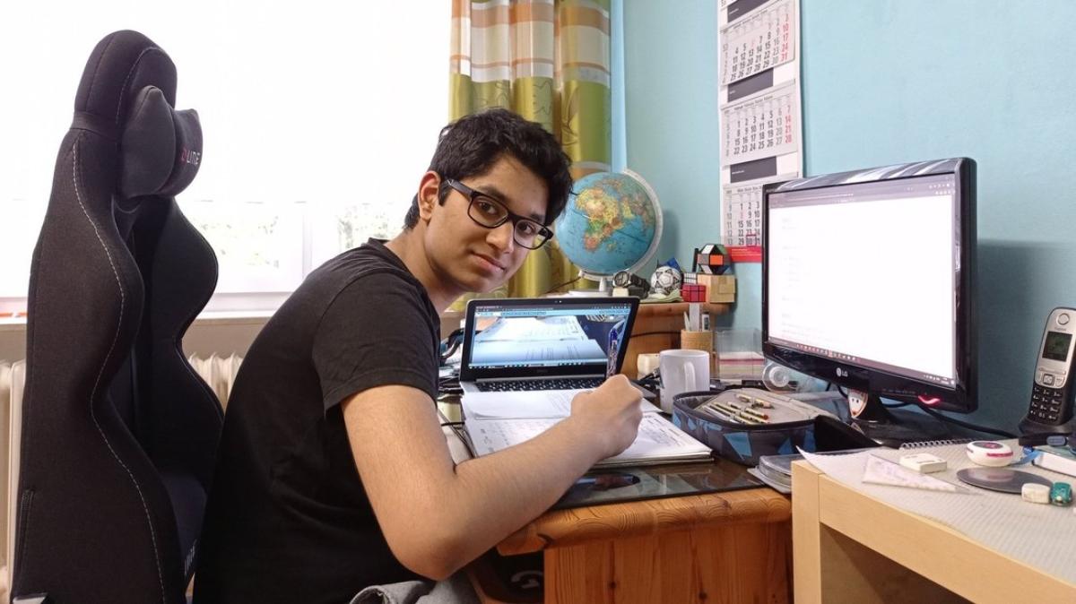Navid Islam aus Neumünster holt 2. Platz bei der Mathe-Olympiade