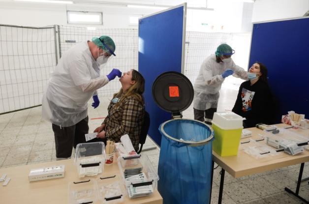 Selbstversuch im Corona-Testzentrum in Hilter: Hat gar nicht weh