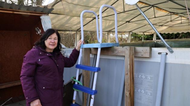 Norbert Matz aus Bistensee installiert kostenfreie E-Ladesäule