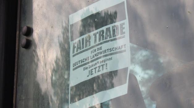 Landwirte setzen Zeichen vor Bünting-Lager in Wallenhorst