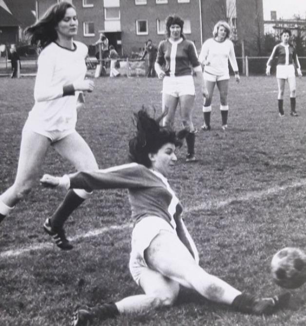 Die schönsten Geschichten aus 50 Jahren Frauenfußball in | DKO