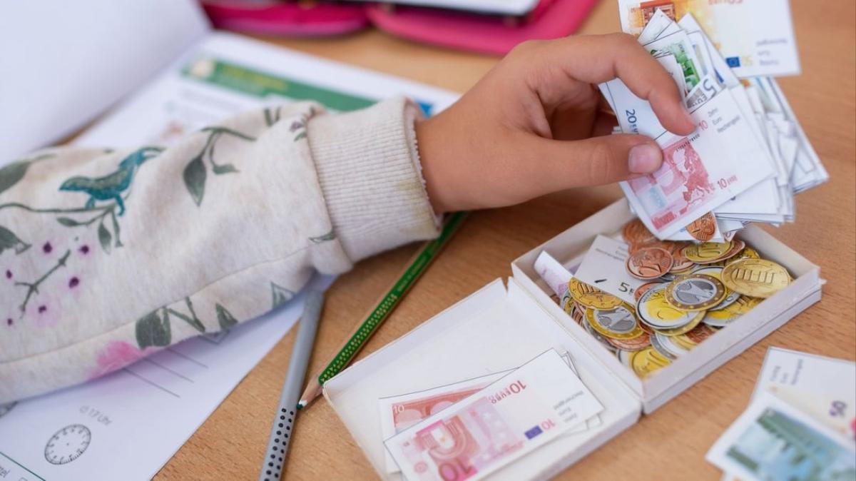 Kind will mit Spielgeld bezahlen – Eintrag in Polizeiakte