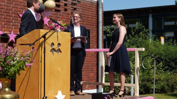 Schüler der Realschule Dissen erhalten Abschlusszeugnisse | NOZ
