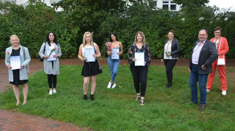 Auszubildende des Friseurhandwerks im Nordkreis losgesprochen