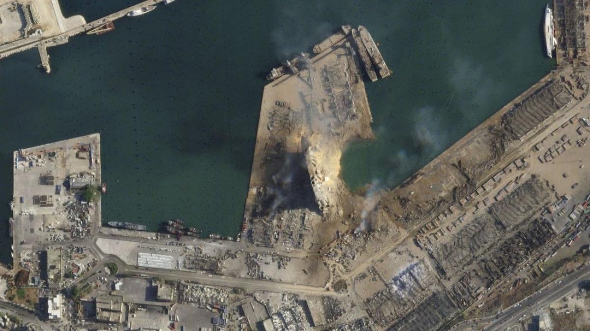 Kreuzfahrtschiff "Orient Queen" sinkt nach Explosion im Hafen | NOZ