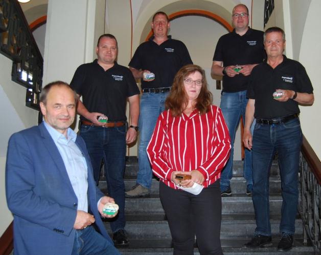Bemalte Kieselsteine für Moorbrand-Löscher in Papenburg