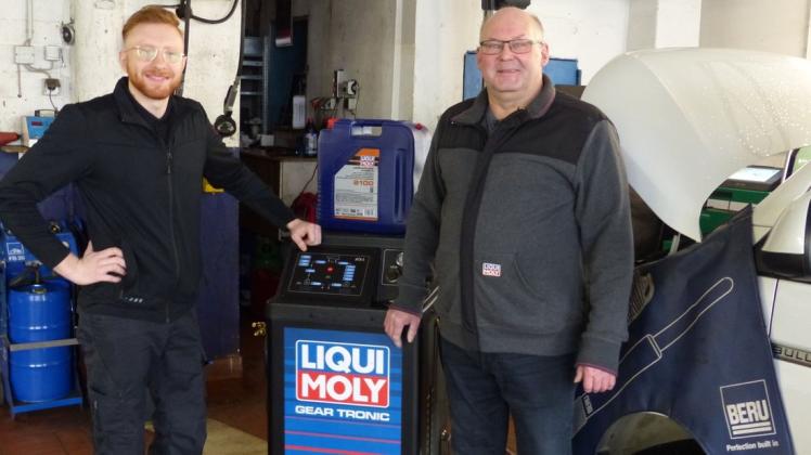 Falko Grobe übergibt seine Kfz-Werkstatt in Buer an Andreas