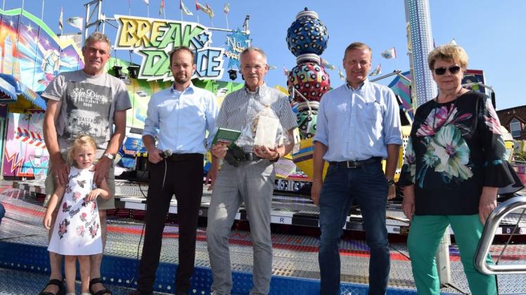 Kirmesschausteller ehren Lathener Samtgemeindebürgermeister