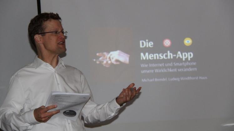 „Die Mensch-App“ - Vortrag von Michael Brendel in Eggermühlen