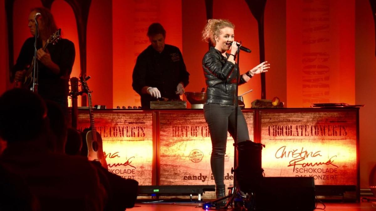 Christina Rommel kann mit Musik und Nascherei bei Publikum