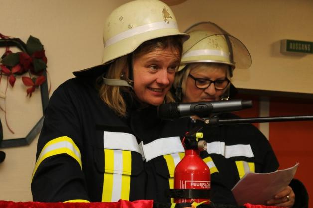 Weiberfastnacht mit tosenden Raketen im Hunteburger