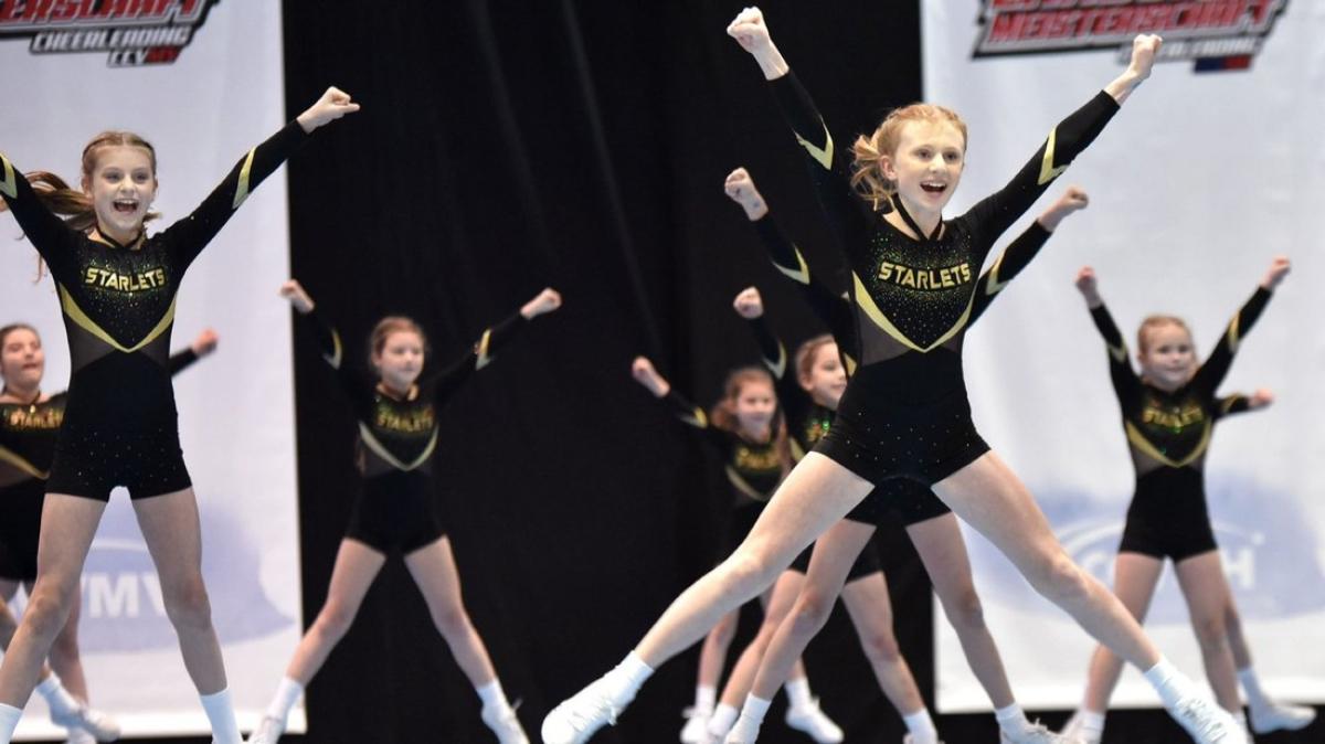 Cheerleading in Wedel: Starlets Deluxe holen den