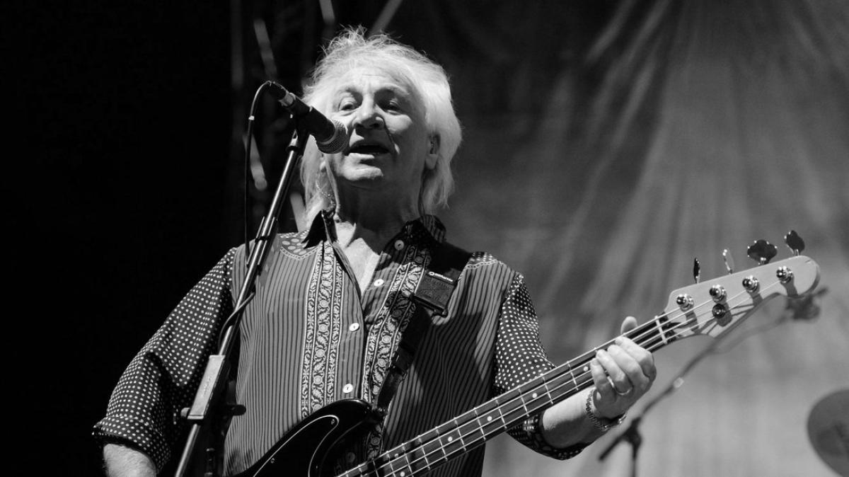 "Living Next Door to Alice": Ex-Smokie-Bassist Terry Uttley ist