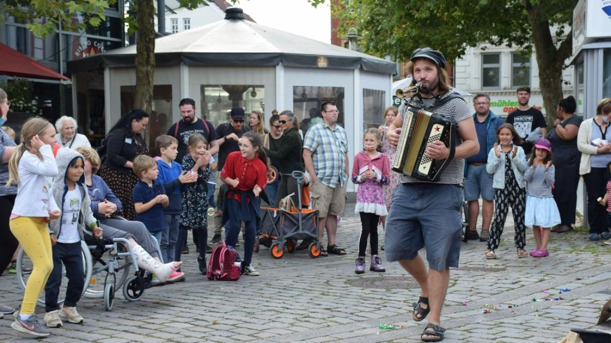 Straßenmusikfestival Ba-Da-Boom lockte viele Fans nach Neumünster
