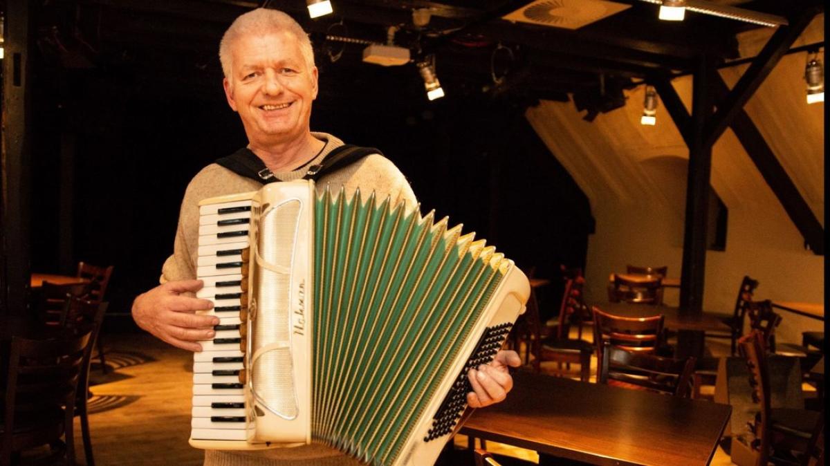 Martin Gehrmann lädt zum Liederabend in die Lagerhalle