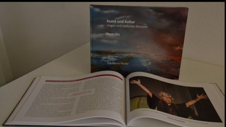 Eva Maria Riedel liest in der Buchhandlung