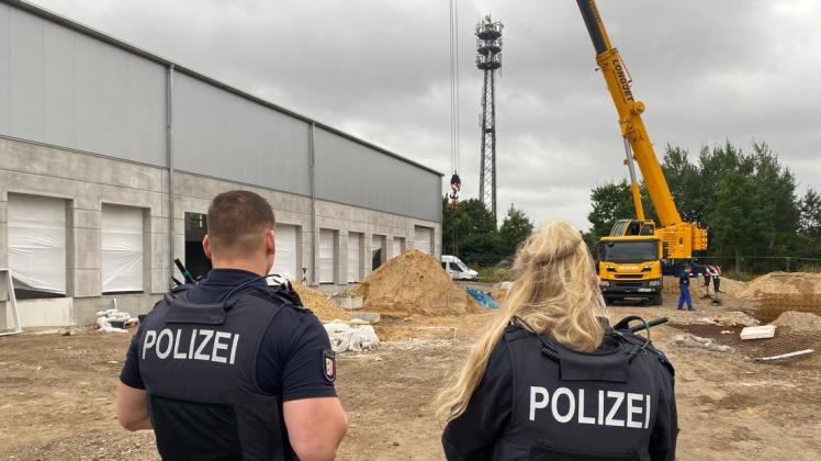 Tonnenschweres Betonteil stürzt in Geesthacht auf Bauarbeiter