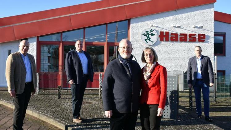 Lüchau Baustoffe Wedel kauft Holz-Haase-Baustoffe in Sittensen