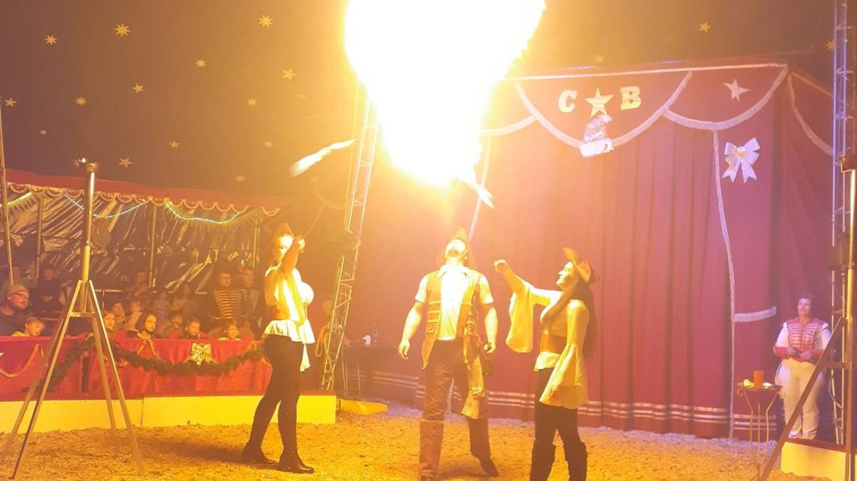 Weihnachtsshow beim Zirkus Bossle in Meppen kommt gut an