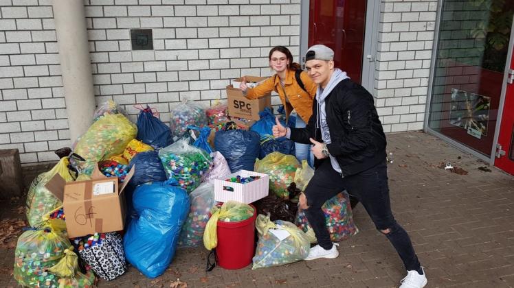 So kämpfen Lingener Schüler mit Plastikdeckeln gegen Polio