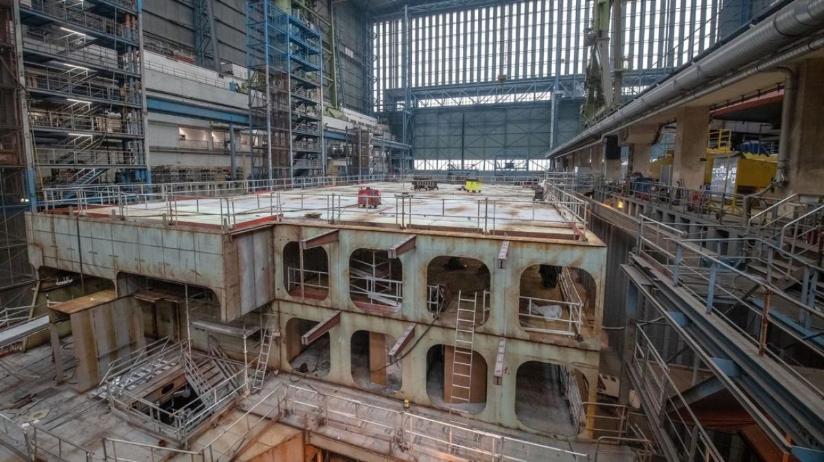 Auf der Meyer Werft in Papenburg findet eine Kundgebung statt