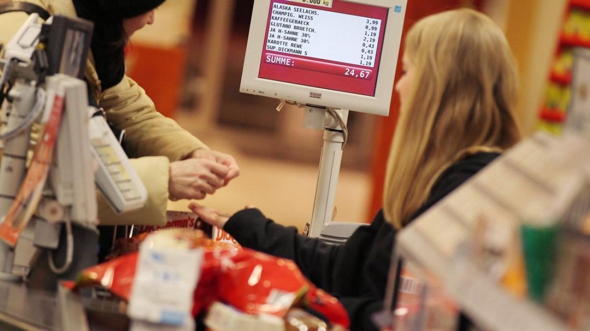 Einkauf Supermarkt Kassiererin