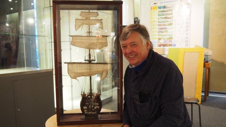 Der Oldesloer Uli Raab hat diverse Schiffe als Modelle nachgebaut | SHZ