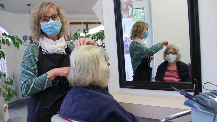 Frust in den Salons: Husumer Friseure sind nicht impfpriorisiert