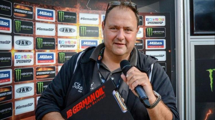 Michael Schubert moderiert Speedway-Rennen in der polnischen Liga