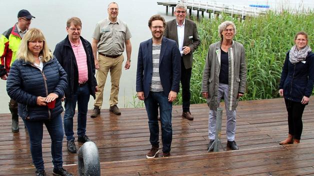 Minister Albrecht sagt Unterstützung für den Bordesholmer See zu