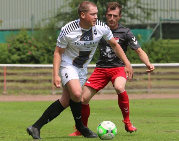 Uetersen: Krankenwagen-Einsatz und Verletzte bei Fußballspiel