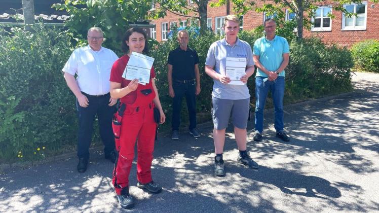 Elektro-Innung spricht in Niebüll zwei neue Gesellen frei