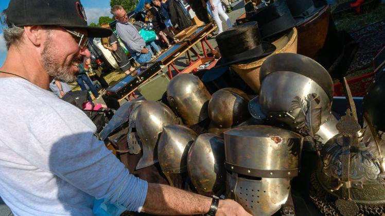 Großer Andrang beim Flohmarkt an den Holstenhallen Neumünster