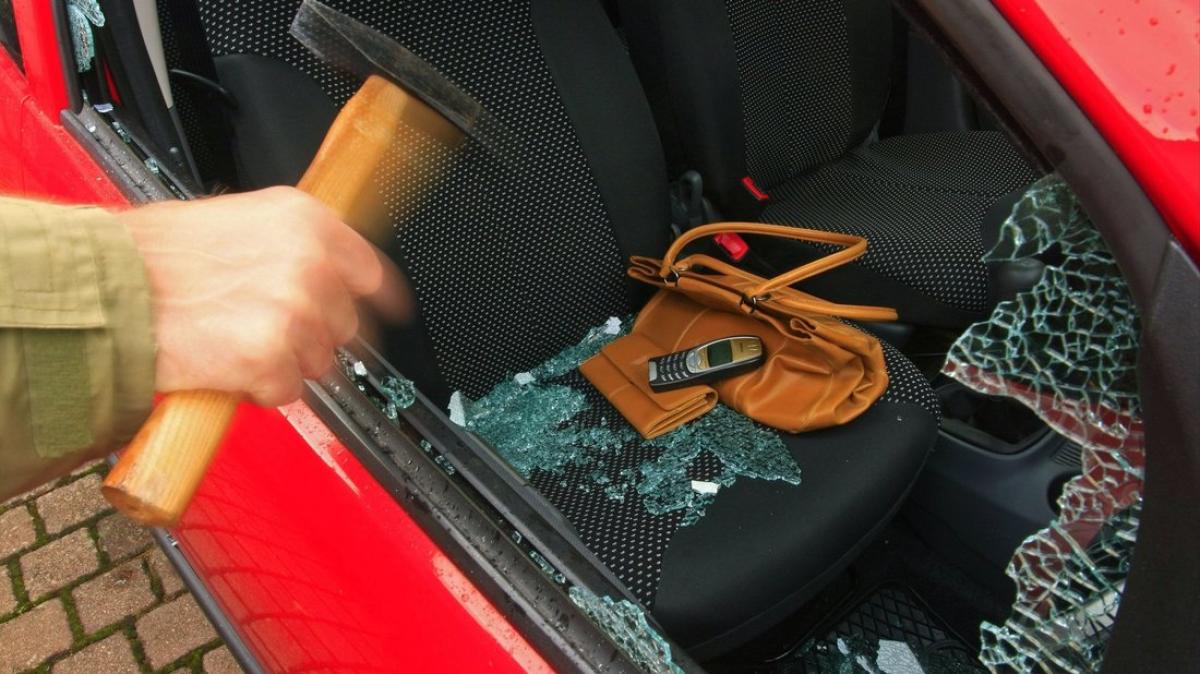 Sieben Autos in Norderstedter Tiefgarage aufgebrochen