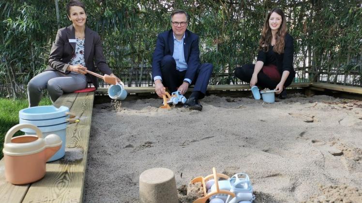 Die Krippe „Kleine Fische“ Neumünster bekam 1000 Euro gespendet.