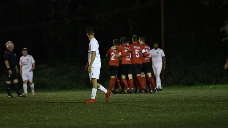 Fußball-Bezirksliga: SV Lieth ohne Cheftrainer gegen FC Elmshorn