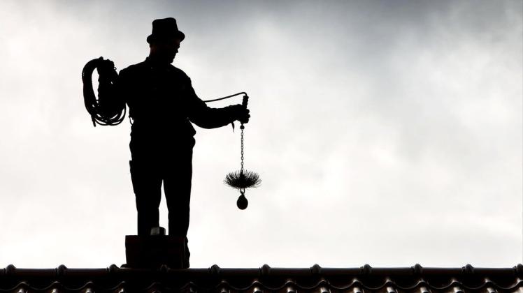 Bezirke neu vergeben: Diese Schornsteinfeger kehren ab 2022 im