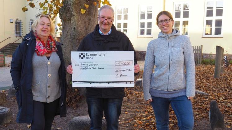 Energiesparmeister 2021:Bad Oldesloer Stadtschule erhält Spende