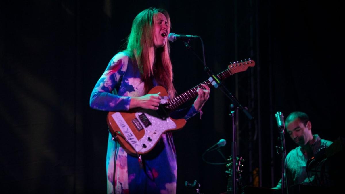 Sophie Hunger weiht den Osnabrücker Rosenhof nach dem Umbau ein