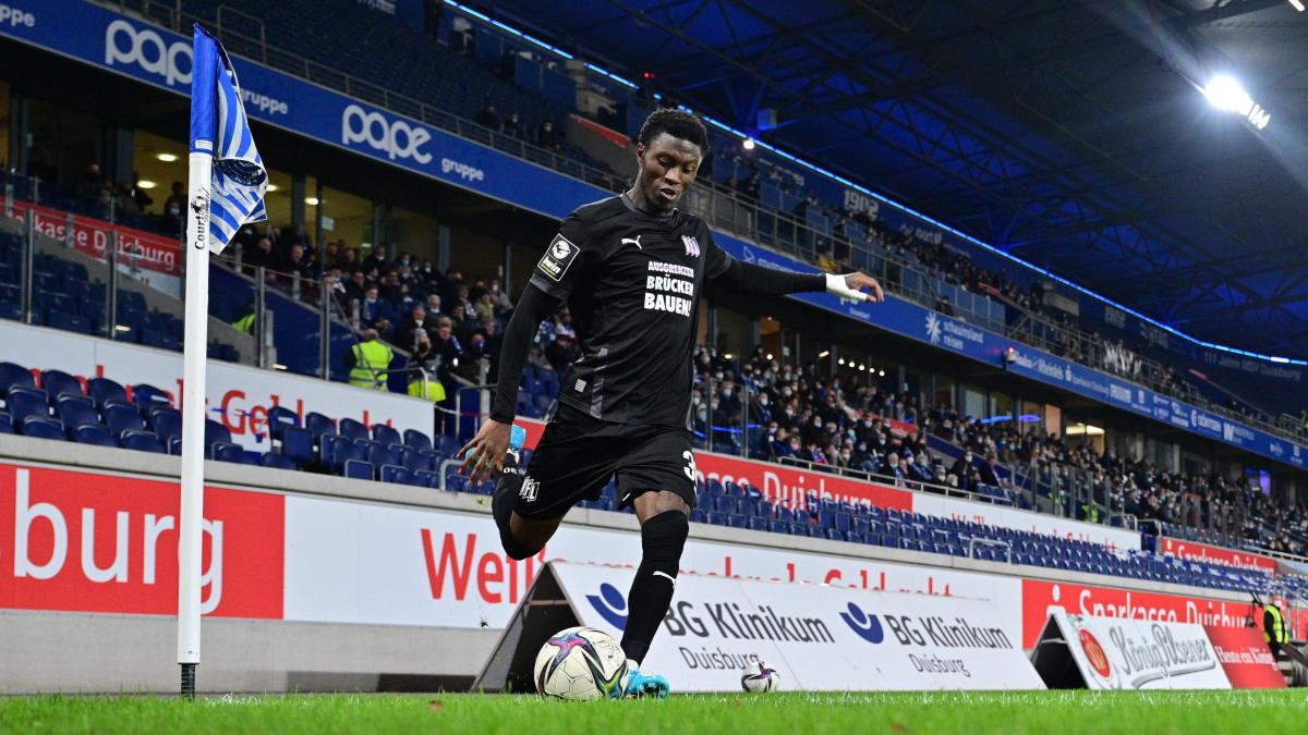 Zwei VfL-Matchwinner im Pott: Aaron Opoku und Sebastian Klaas.