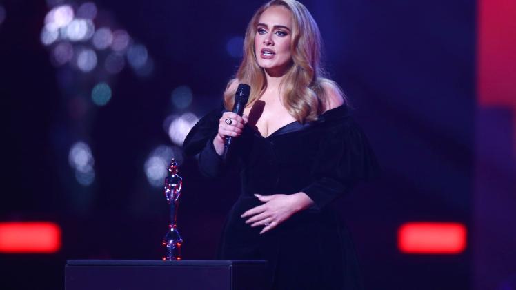 Verleihung der Brit Awards: Adele räumt drei Preise ab | SHZ
