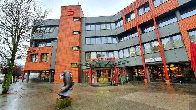 Sparkasse Holstein verkündet Bilanzsumme von 8,24 Milliarden Euro | SHZ